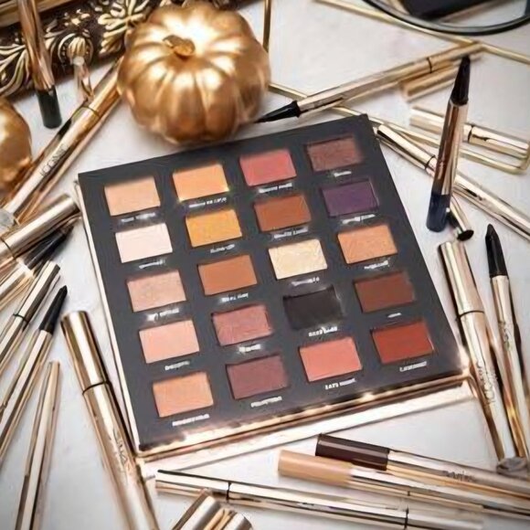 ICONIC London | Makeup | Iconic London Booming Gleaming Eyeshadow ...